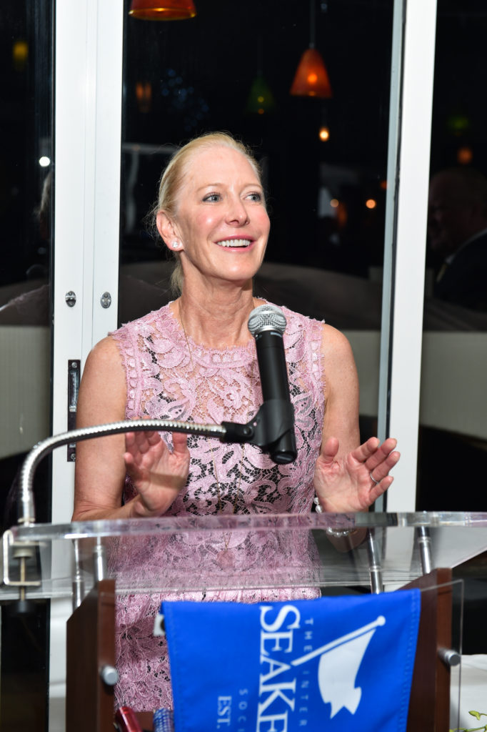 Wendy Schmidt accepting award — SEVENSEAS Media